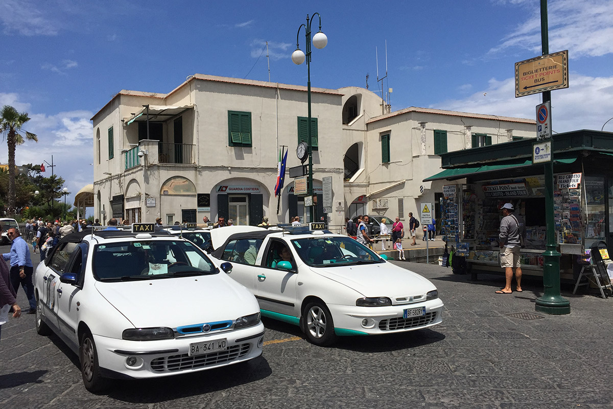 Fiat 1500 Cabriolet et Marea rallongée : les taxis de Capri – AUTOcult.fr